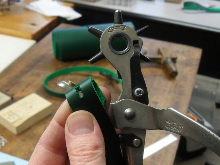Making a Belt with Billy and Charlie - Billy and Charlie