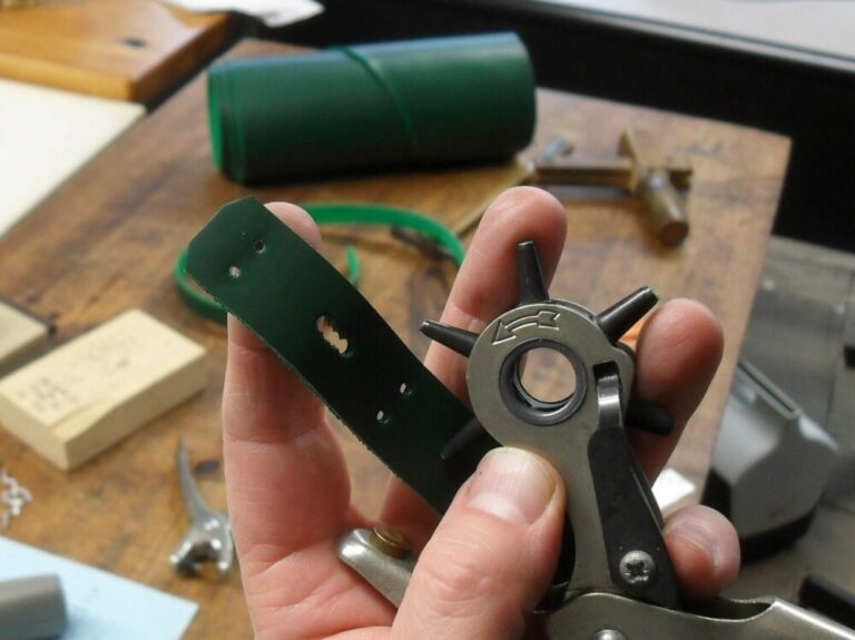 Making a Belt with Billy and Charlie - Billy and Charlie